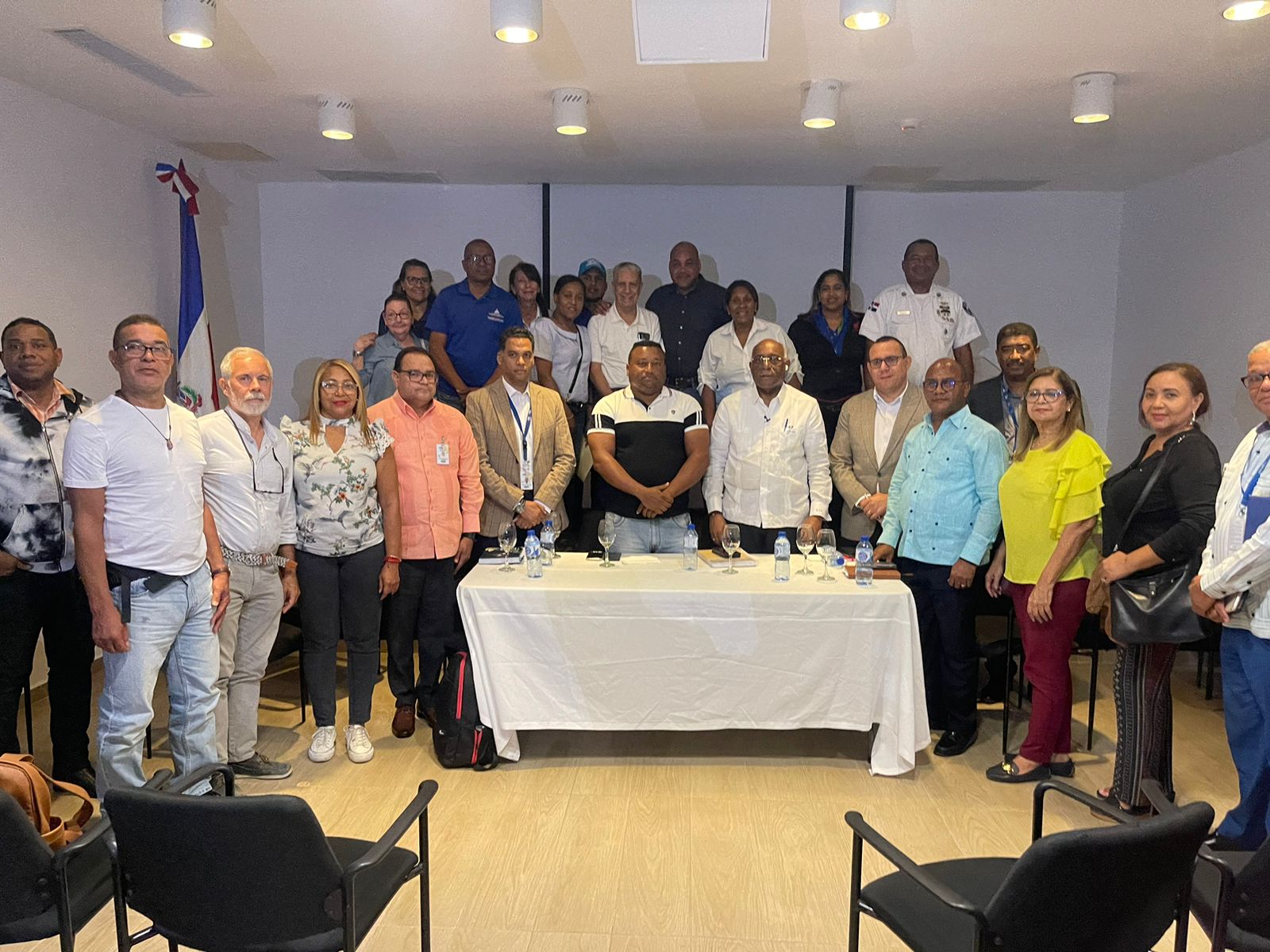 Edeeste realiza operativo para mejorar servicio eléctrico en la Zona ...